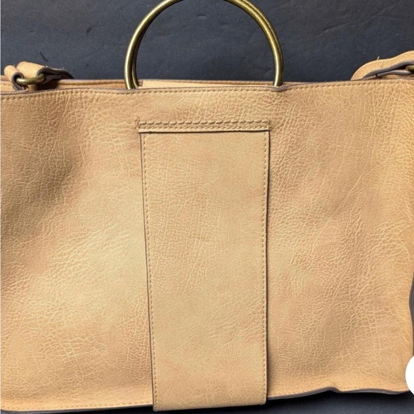 Universal Thread | Bags | Universal Thread Tan Tote With Gold Handles ...